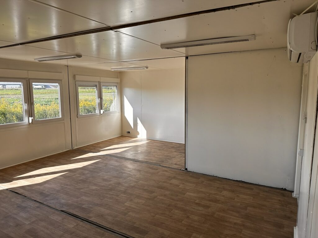 KONTENER BIUROWY TRIO ZESTAW OBIEKT 45m2 Z KLIMATYZACJĄ - Mobilne Kontenery