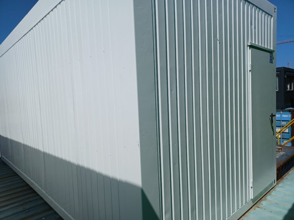 KONTENER BIUROWY 3x6 DWA OKNA - MobilneKontenery.pl