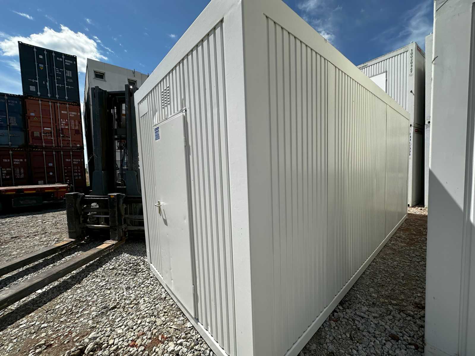 KONTENER BIUROWY 2,5x6 - MobilneKontenery.pl