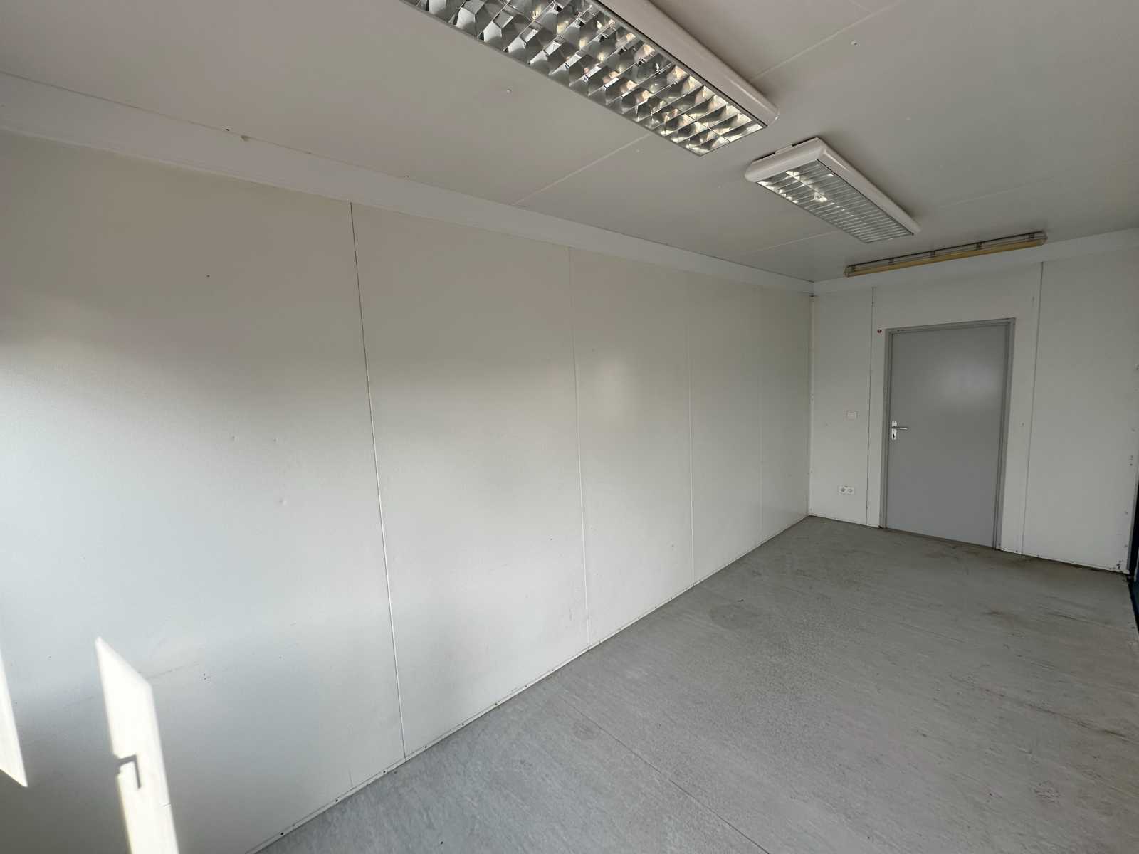 KONTENER BIUROWY CONTAINEX 2,5x6 - POŁOWA DUO OPEN SPACE ...