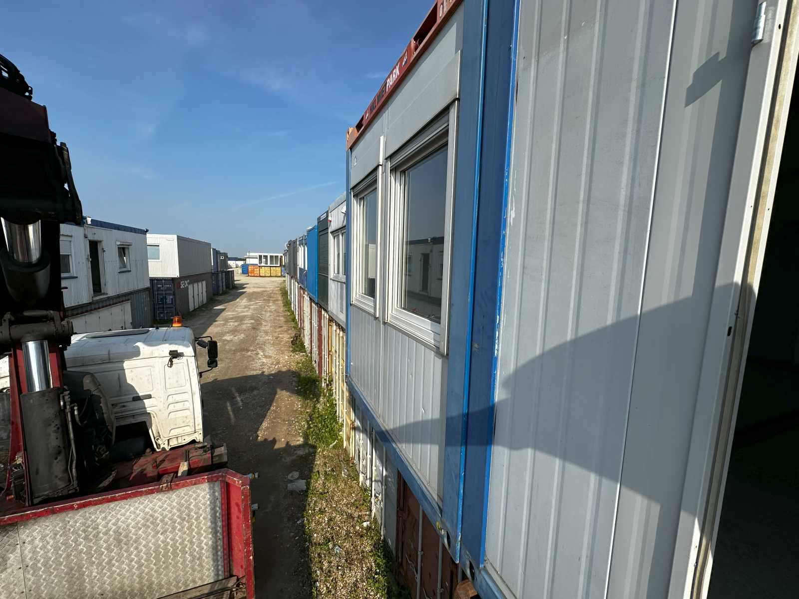 KONTENER BIUROWY CONTAINEX 2,5x6 - POŁOWA DUO OPEN SPACE ...